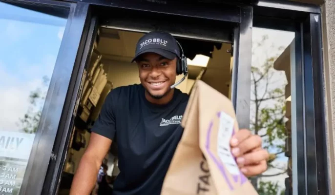Taco Bell Expands Tuition and Leadership Programs for Workers